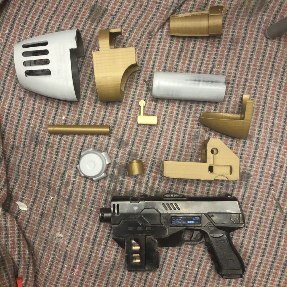 Warhammer 40k Plasma Pistol prop - KirkD